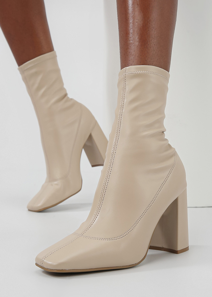 CONHEÇA AS BOTAS EM ALTA DA VEZ - Blog Riachuelo